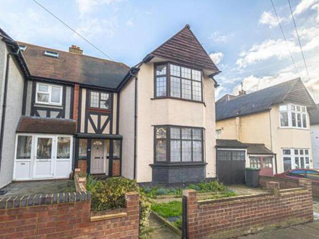 4 Bedroom Semi detached House For Sale In Southend on sea