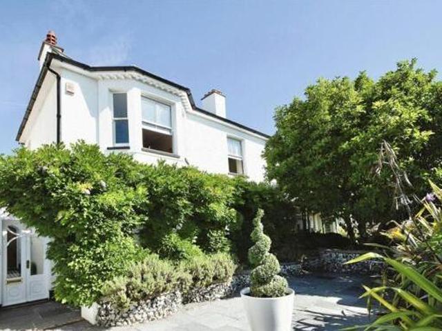 4 Bedroom Semi detached House For Sale In Southend on sea, Essex