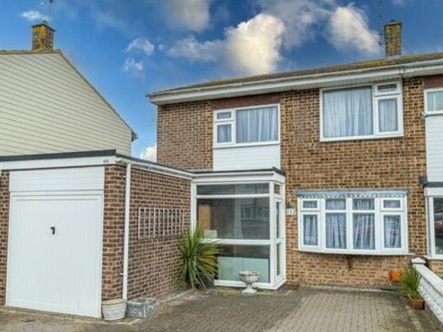 4 Bedroom Semi detached House For Sale In Southend on sea, Essex