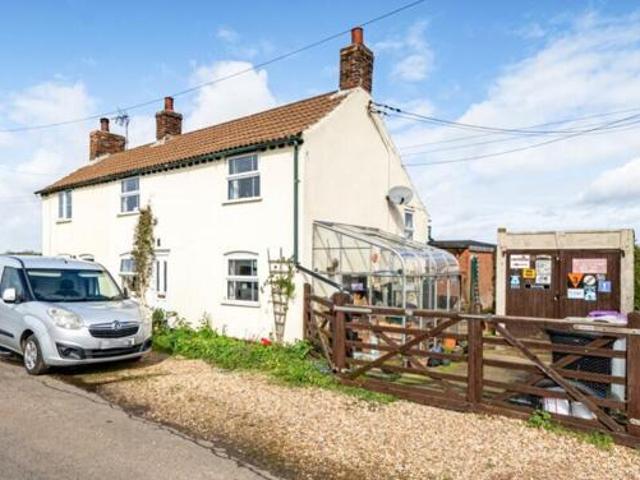 4 Bedroom Semi detached House For Sale In Sleaford, Lincolnshire