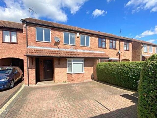 4 Bedroom Semi detached House For Sale In Sleaford, Lincolnshire