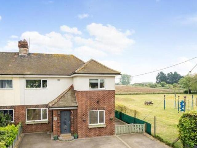 4 Bedroom Semi detached House For Sale In Sleaford, Lincolnshire