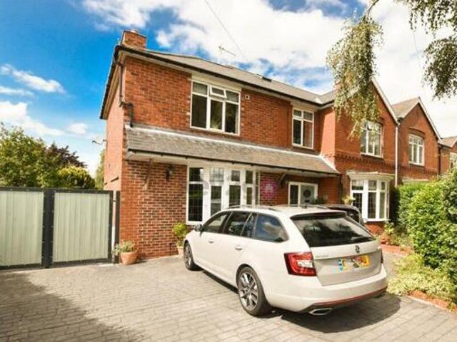 4 Bedroom Semi detached House For Sale In Spinkhill, Sheffield