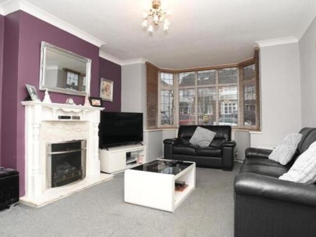 4 bedroom semi detached house for sale in Swifts Green Road, Luton, LU2