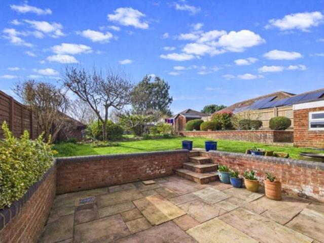 4 bedroom semi detached house for sale in Swinbrook Close, Tilehurst, Reading, Berkshire, RG31