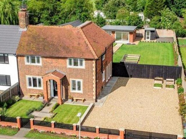 4 Bedroom Semi detached House For Sale In St. Albans, Hertfordshire