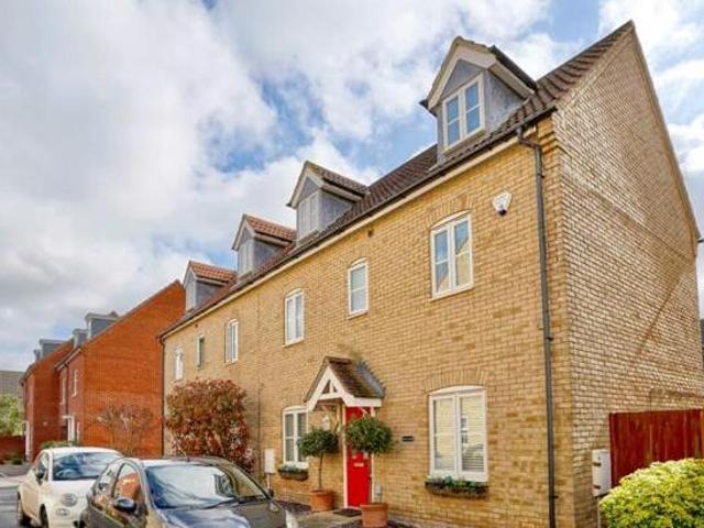 4 Bedroom Semi detached House For Sale In St. Neots, Cambridgeshire