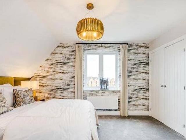 4 Bedroom Semi detached House For Sale In St Neots, Cambridgeshire