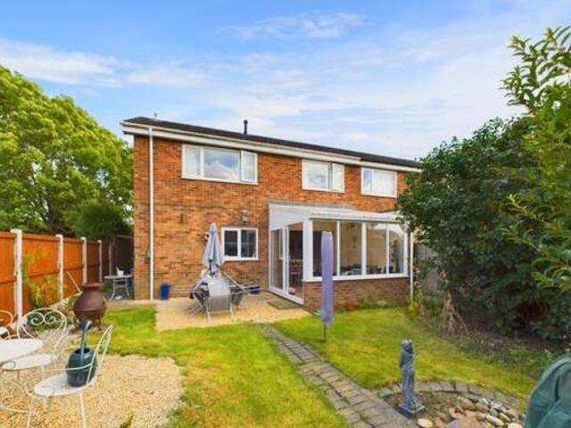 4 Bedroom Semi detached House For Sale In St. Neots, Cambridgeshire