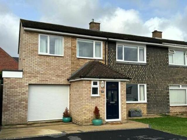 4 Bedroom Semi detached House For Sale In Stotfold, Hitchin