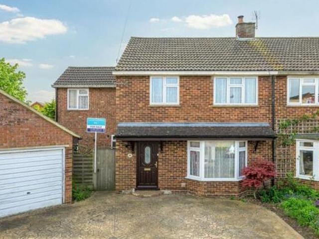 4 Bedroom Semi detached House For Sale In Stotfold, Hitchin