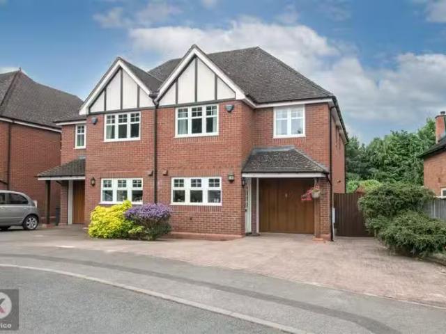 4 bedroom semi detached house for sale in Stonerwood Avenue, H.