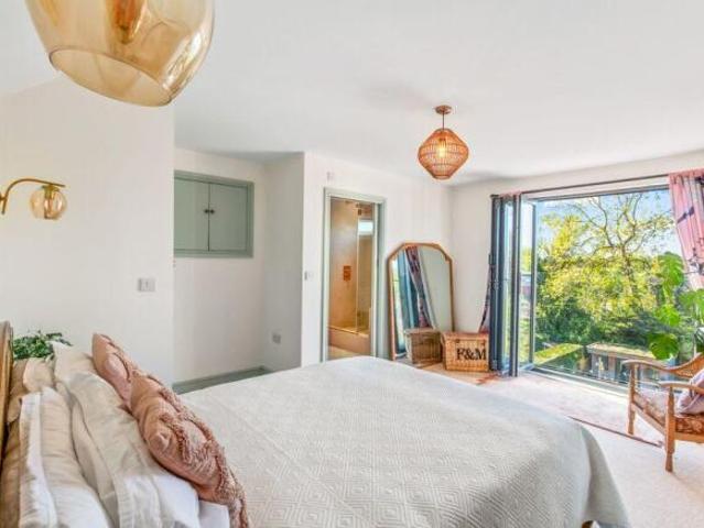 4 bedroom semi detached house for sale in Stainburn Crescent, Moortown, LS17