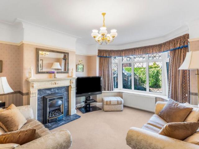 4 bedroom semi detached house for sale in Stainburn Crescent, Moortown, Leeds, LS17