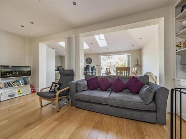 4 bedroom semi detached house for sale in Stanley Avenue, St. Albans, AL2