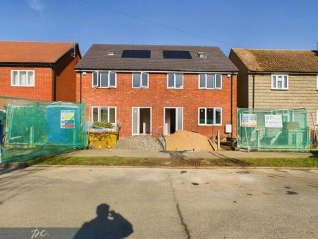4 Bedroom Semi detached House For Sale In Stanstead Abbotts
