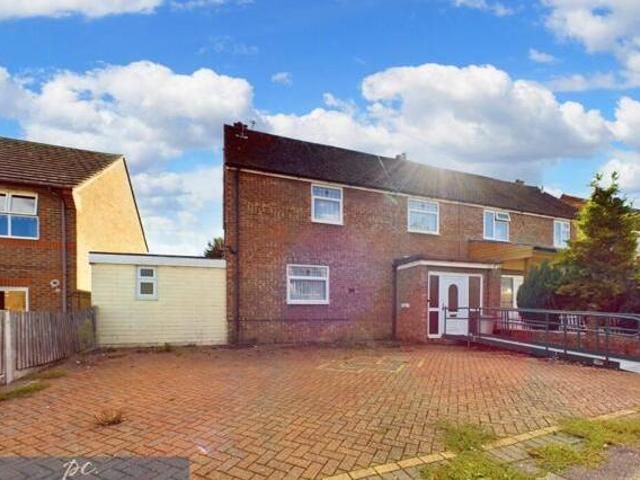 4 Bedroom Semi detached House For Sale In Stanstead Abbotts