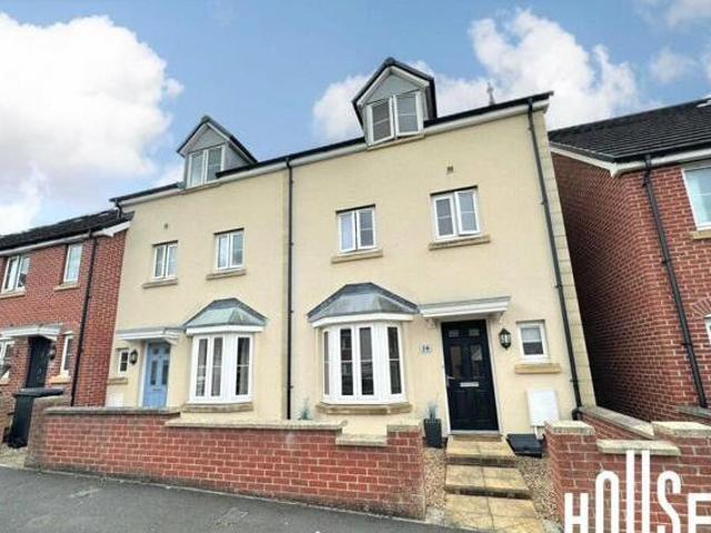 4 Bedroom Semi detached House For Sale In Stratton, Swindon