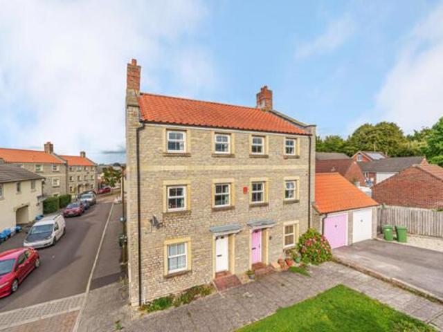 4 Bedroom Semi detached House For Sale In Street
