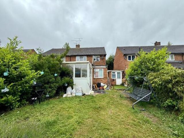 4 bedroom semi detached house for sale in Sundon Park Road, Luton, LU3