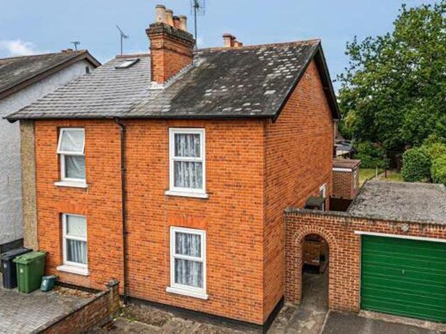 4 Bedroom Semi detached House For Sale In Surrey
