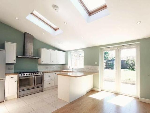 4 Bedroom Semi detached House For Sale In Sutton, Surrey