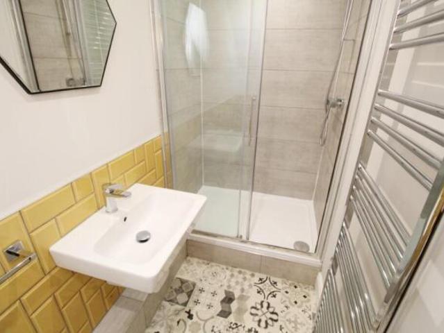 4 bedroom semi detached house for rent in 4 BED City Road, Dunkirk, Nottingham, NG7