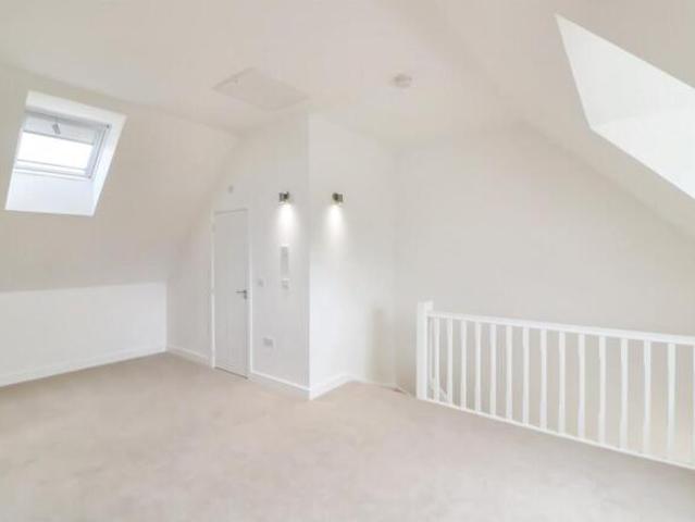 4 bedroom semi detached house for rent in 4 bedroom Semi Detached House in Poppy Place, Newcastle, NE13