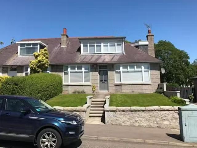 4 bedroom semi detached house for rent in 4 Rubislaw Park Cres.