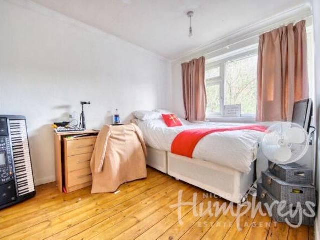 4 bedroom semi detached house for rent in 6 College Road Close to CCCU, CT1