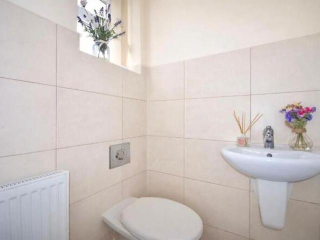 4 bedroom semi detached house for rent in 15 Dorset Street, S10
