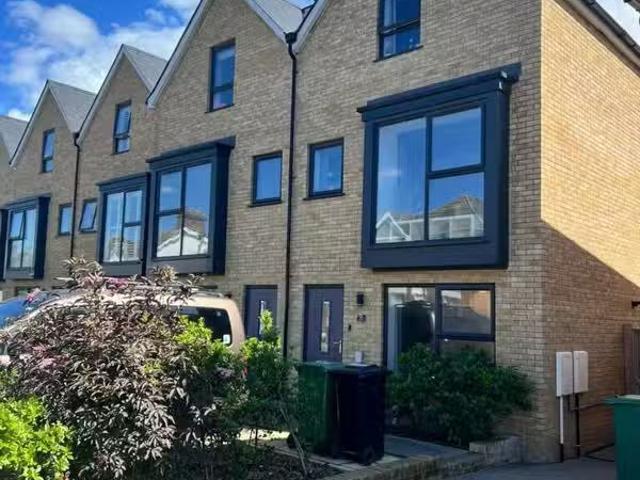 4 bedroom semi detached house for rent in 20, The Linen Quarte.