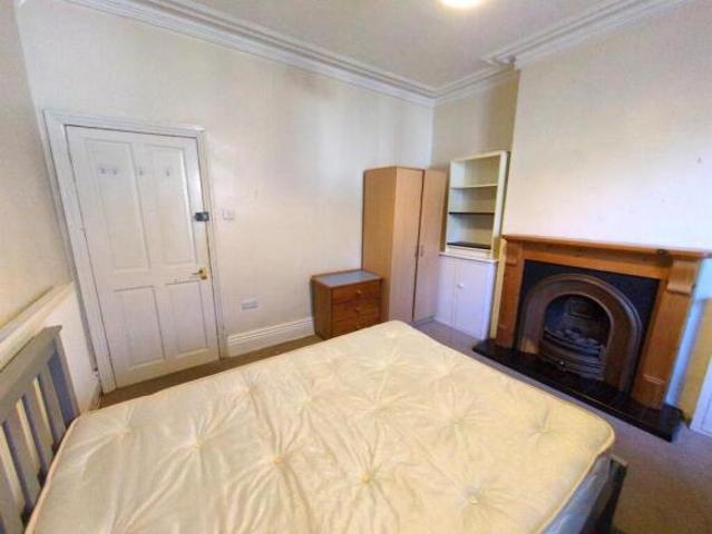 4 bedroom semi detached house for rent in 274 Springvale Road, Sheffield, S10