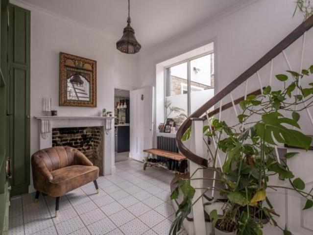 4 bedroom semi detached house for rent in The Avenue Twickenham TW1