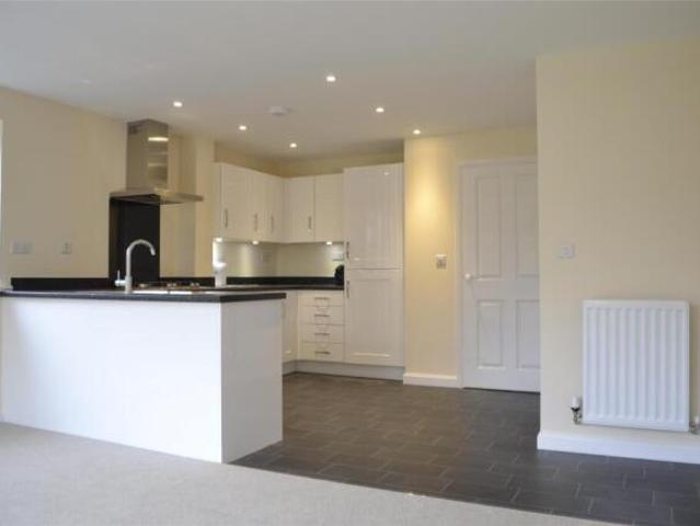 4 bedroom semi detached house for rent in Tiger Moth Close, Brockworth, Gloucester, GL3
