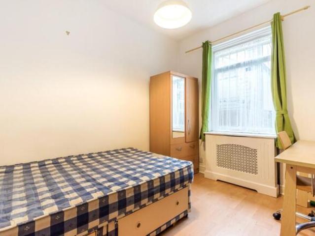 4 bedroom semi detached house for rent in Tredegar Road, Bow, London, E3
