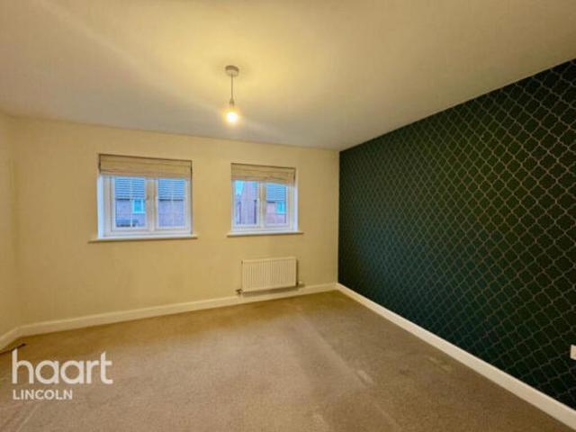 4 bedroom semi detached house for rent in Vespasian Way, Lincoln, LN6