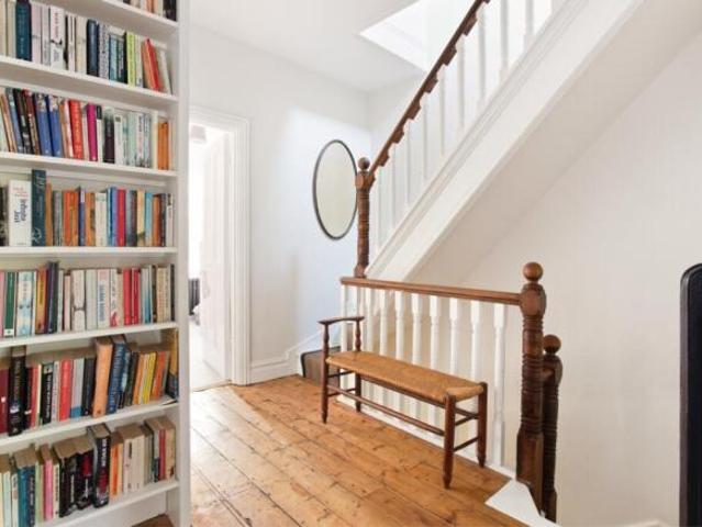4 bedroom semi detached house for rent in Warwick Park Tunbridge Wells TN2