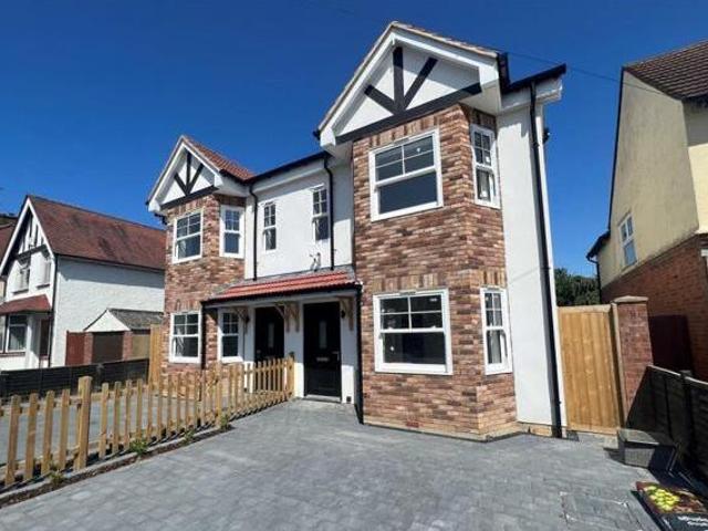 4 Bedroom Semi detached House For Rent In Warley