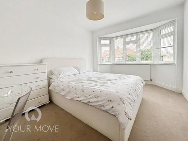 4 bedroom semi detached house for rent in Wentworth Drive, Dartford, Kent, DA1