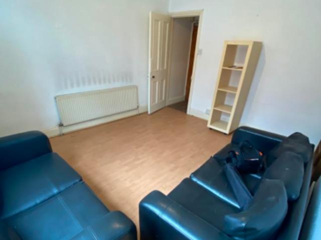 4 bedroom semi detached house for rent in Welton Grove, Leeds, West Yorkshire, LS6