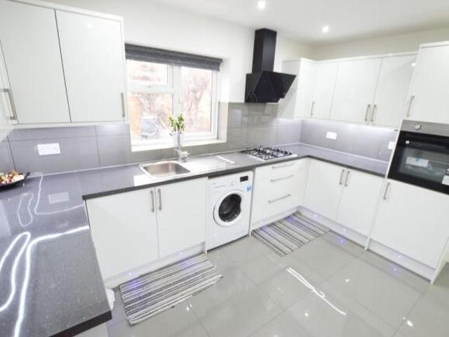 4 bedroom semi detached house for rent in Welden, Wexham, SL2