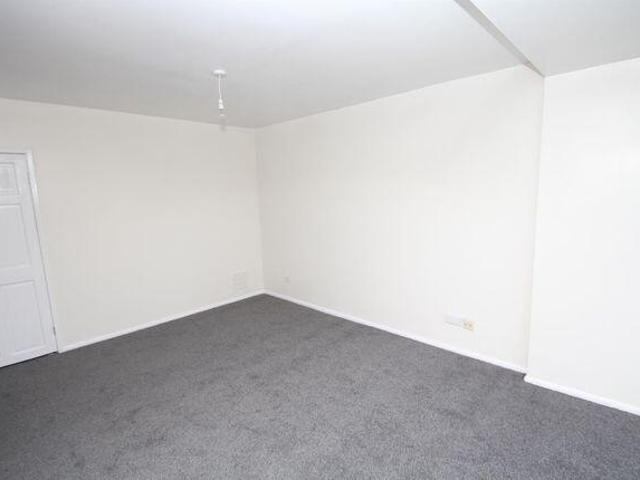 4 bedroom semi detached house for rent in Wellesbourne Drive, M23 0QL, M23