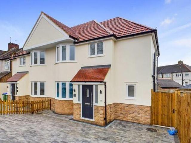 4 Bedroom Semi detached House For Rent In Welling