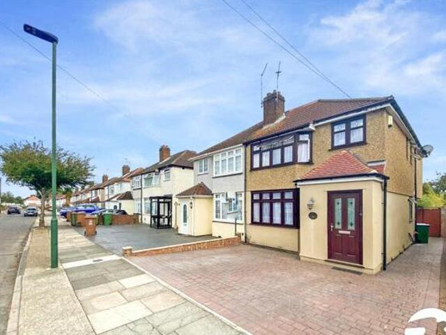 4 Bedroom Semi detached House For Rent In Welling