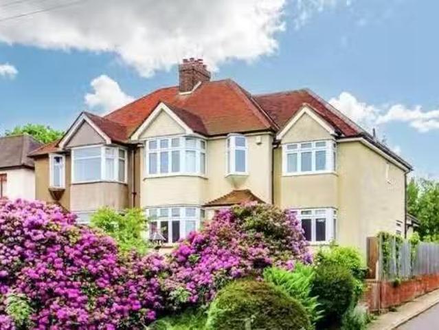 4 bedroom semi detached house for rent in Western Road, Biller.