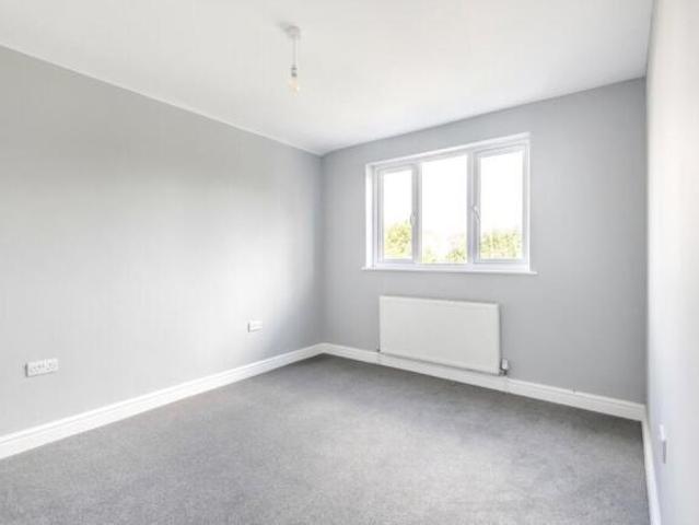 4 bedroom semi detached house for rent in Weston Road, Guildford, GU2