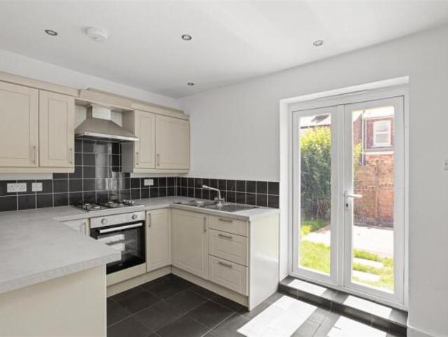 4 bedroom semi detached house for rent in Westwood Terrace, York, YO23