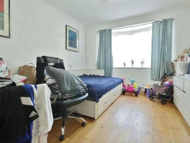 4 bedroom semi detached house for rent in Whitton Dene, Isleworth, TW7