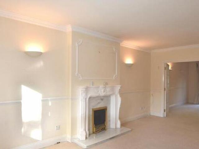 4 Bedroom Semi detached House For Rent In Windsor, Berkshire